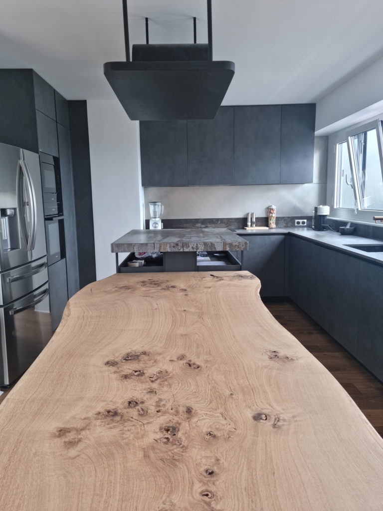 TABLE DE CUISINE LIVE EDGE EN CHENE MASSIF - Delta bois : Négoce et Commerce de Bois